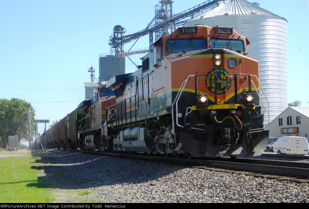 BNSF 1106